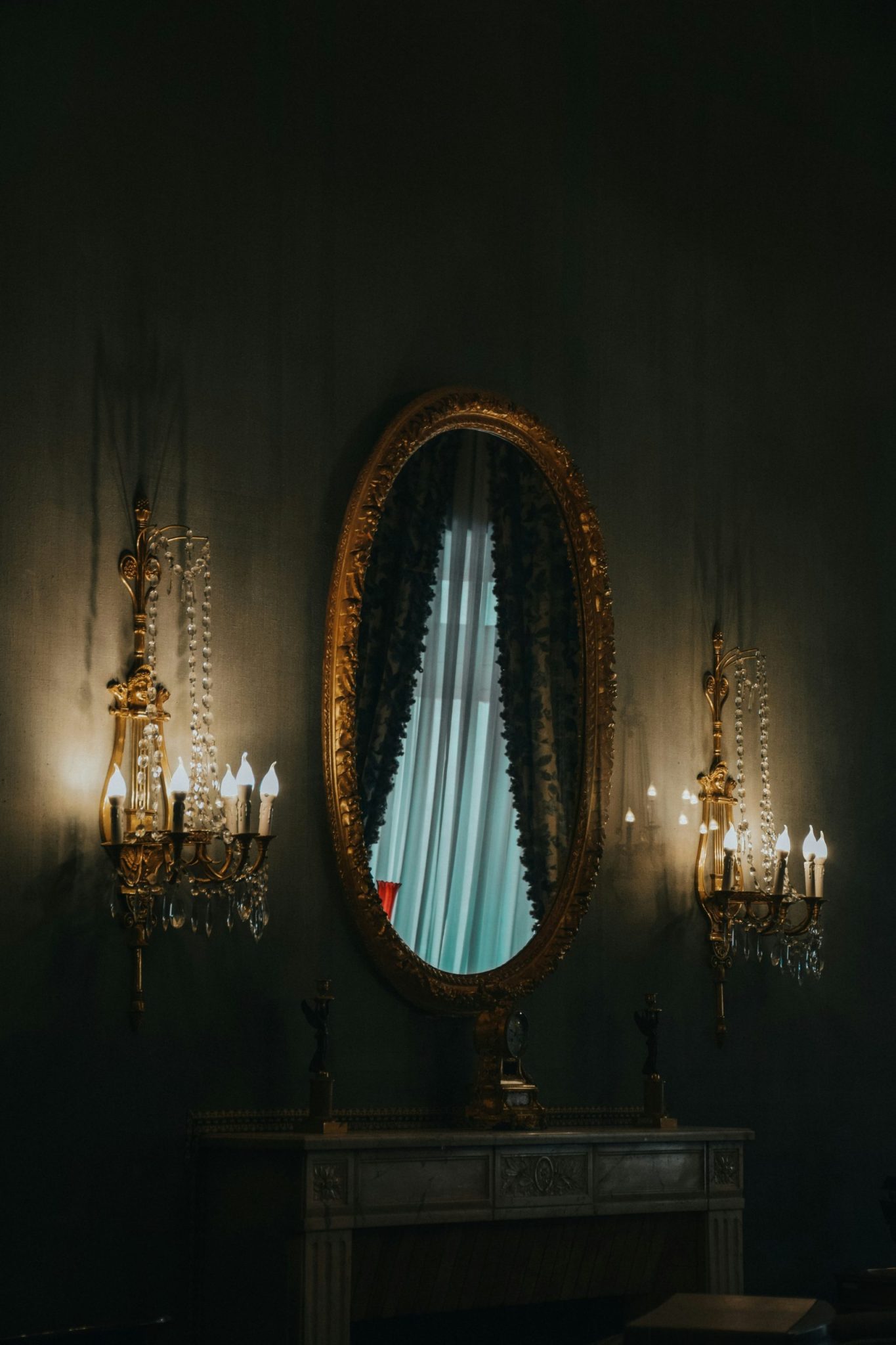 Modern Golden Mirror Glow – The Greennest